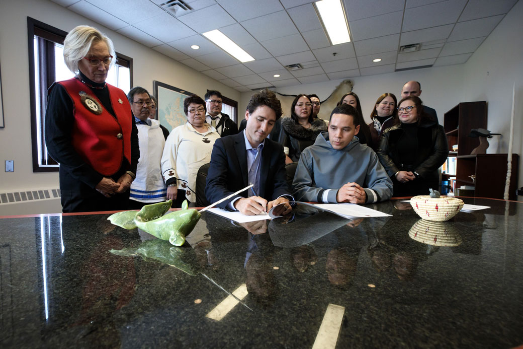 Prime Minister Justin Trudeau and Minister Bennett meet with members of ...