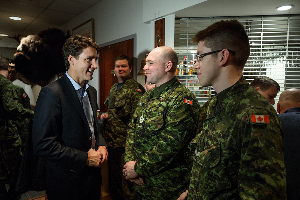 Prime Minister Justin Trudeau meets with members of the Canadian Armed ...