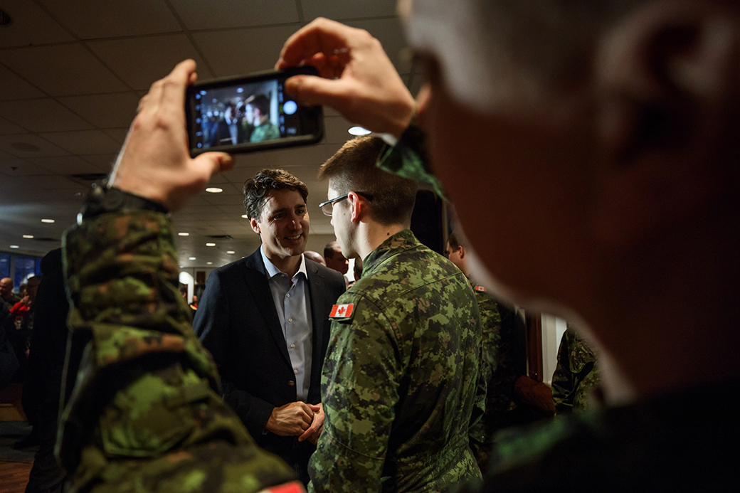 Prime Minister Justin Trudeau meets with members of the Canadian Armed ...