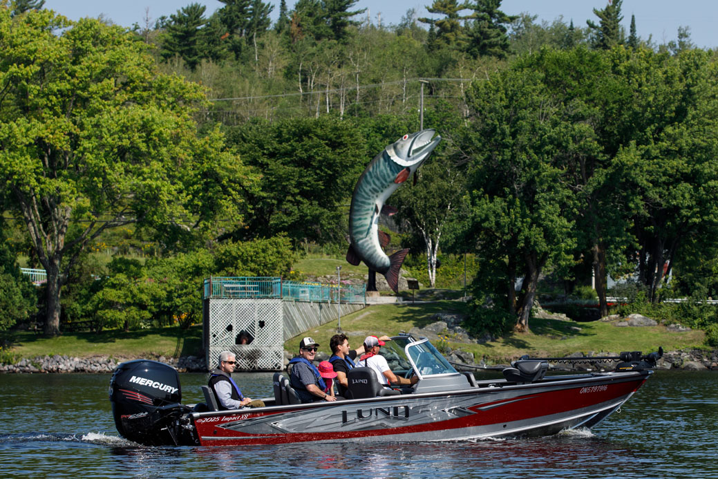 Prime Minister Justin Trudeau and Ella-Grace visit Lake of the Woods in ...
