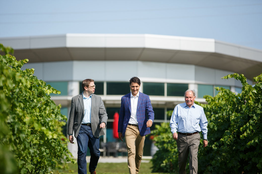 Prime Minister Justin Trudeau and MP Chris Bittle tour the Niagara ...