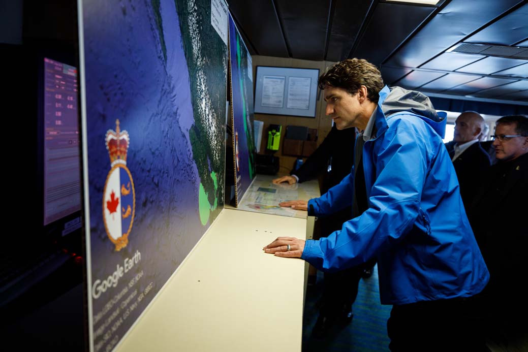 Prime Minister Justin Trudeau visits the Canadian Coast Guard Ship Sir ...