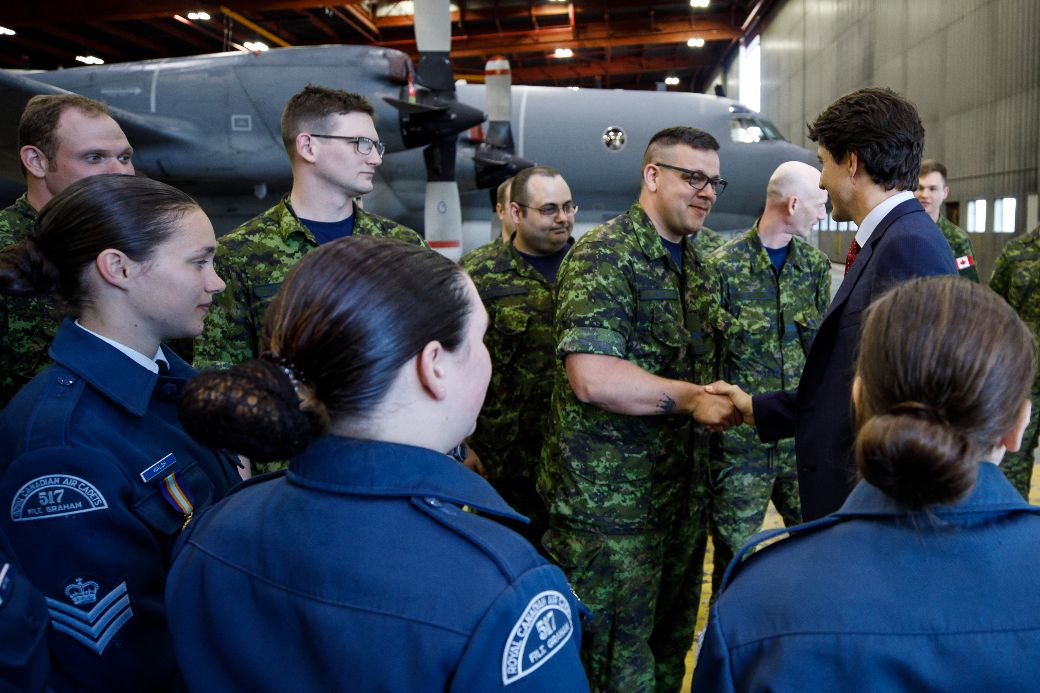 Prime Minister Justin Trudeau and MP Colin Fraser meet with CAF members ...