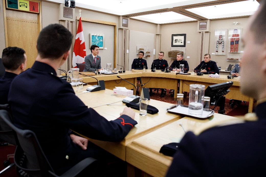 Prime Minister Justin Trudeau speaks with Royal Military College of ...