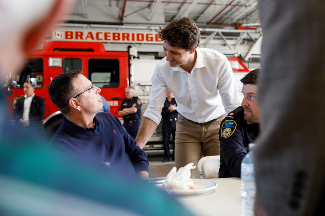 Prime Minister Trudeau and Bracebridge Mayor Graydon Smith thank first responders and volunteers ...