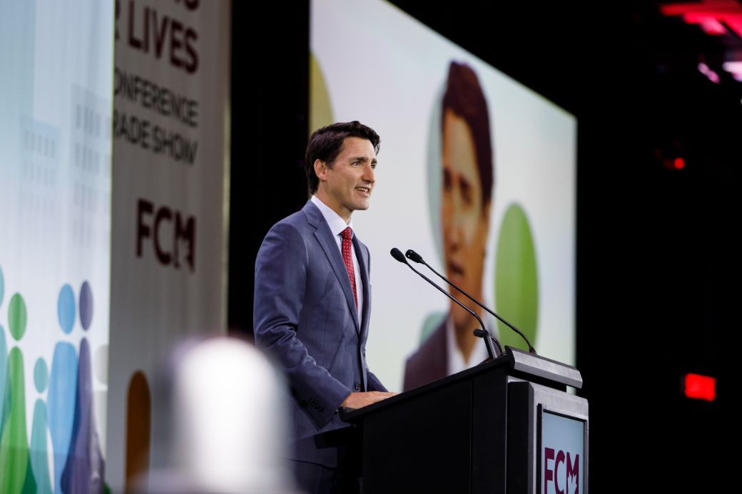 Prime Minister Justin Trudeau addresses the Federation of Canadian ...